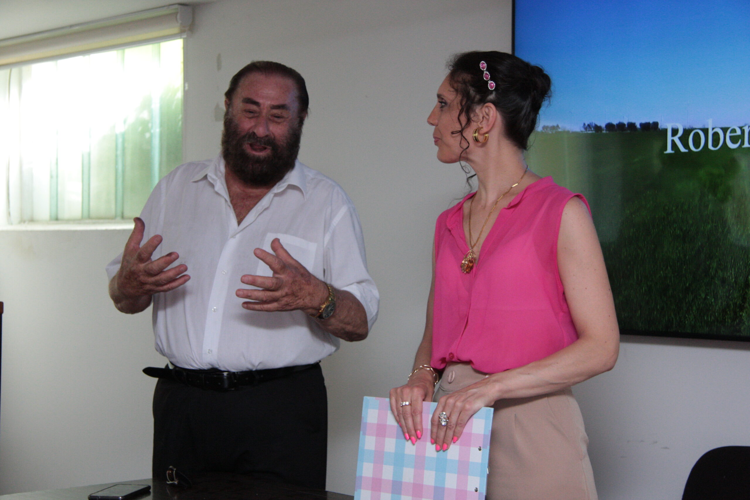 Roberta Bellini presenta il suo film "Equivoci e Segreti": grande ...